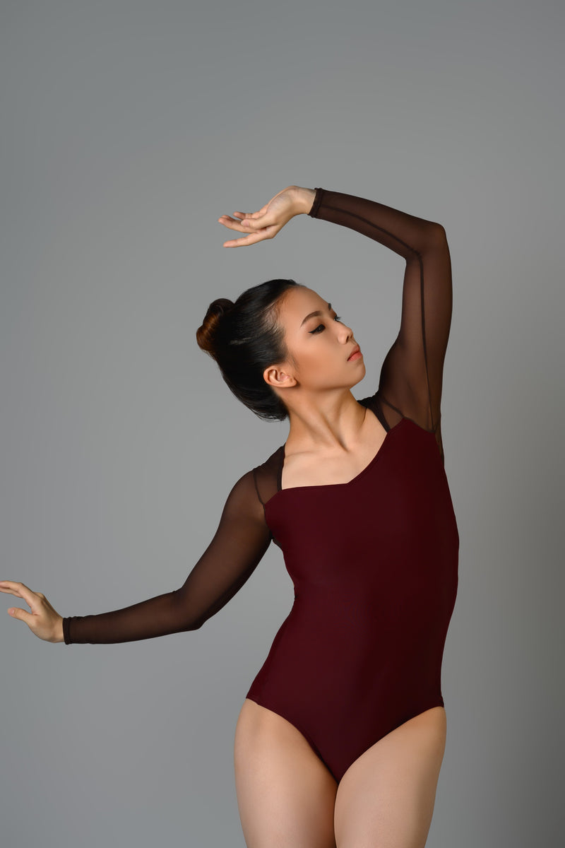 Megan Leotard in Bordeaux – Supertone.co